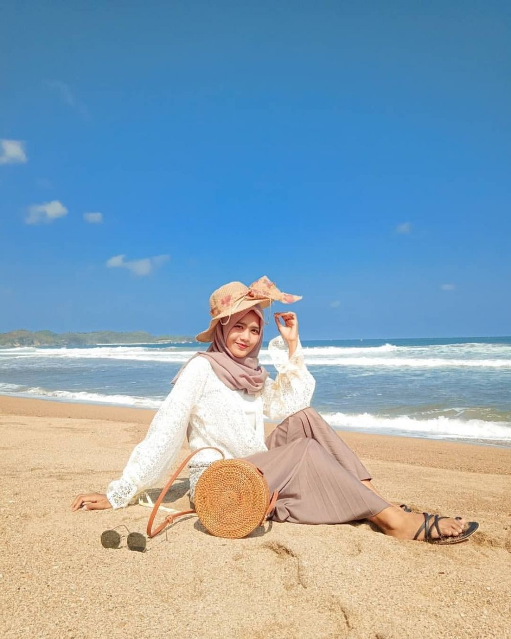 Info Wisata Pantai Soge Pacitan: Lokasi, Rute, Harga Tiket