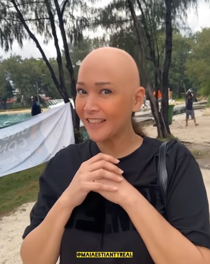Bikin Shock, 10 Potret Maia Estianty Mendadak Botak Plontos