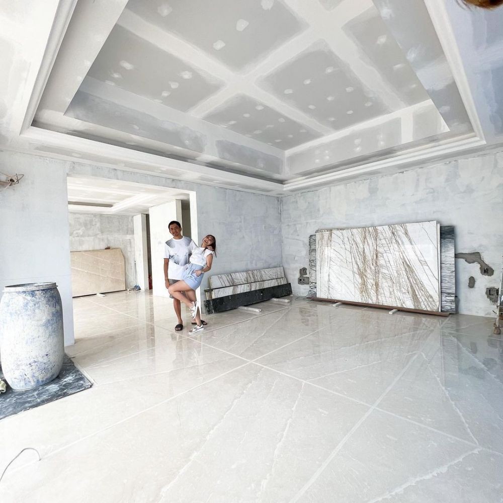 9 Potret Desain Kamar Ayu Dewi di Rumah Baru, Super Mewah! 9 Potret Desain Kamar Ayu Dewi di Rumah Baru, Super Mewah!