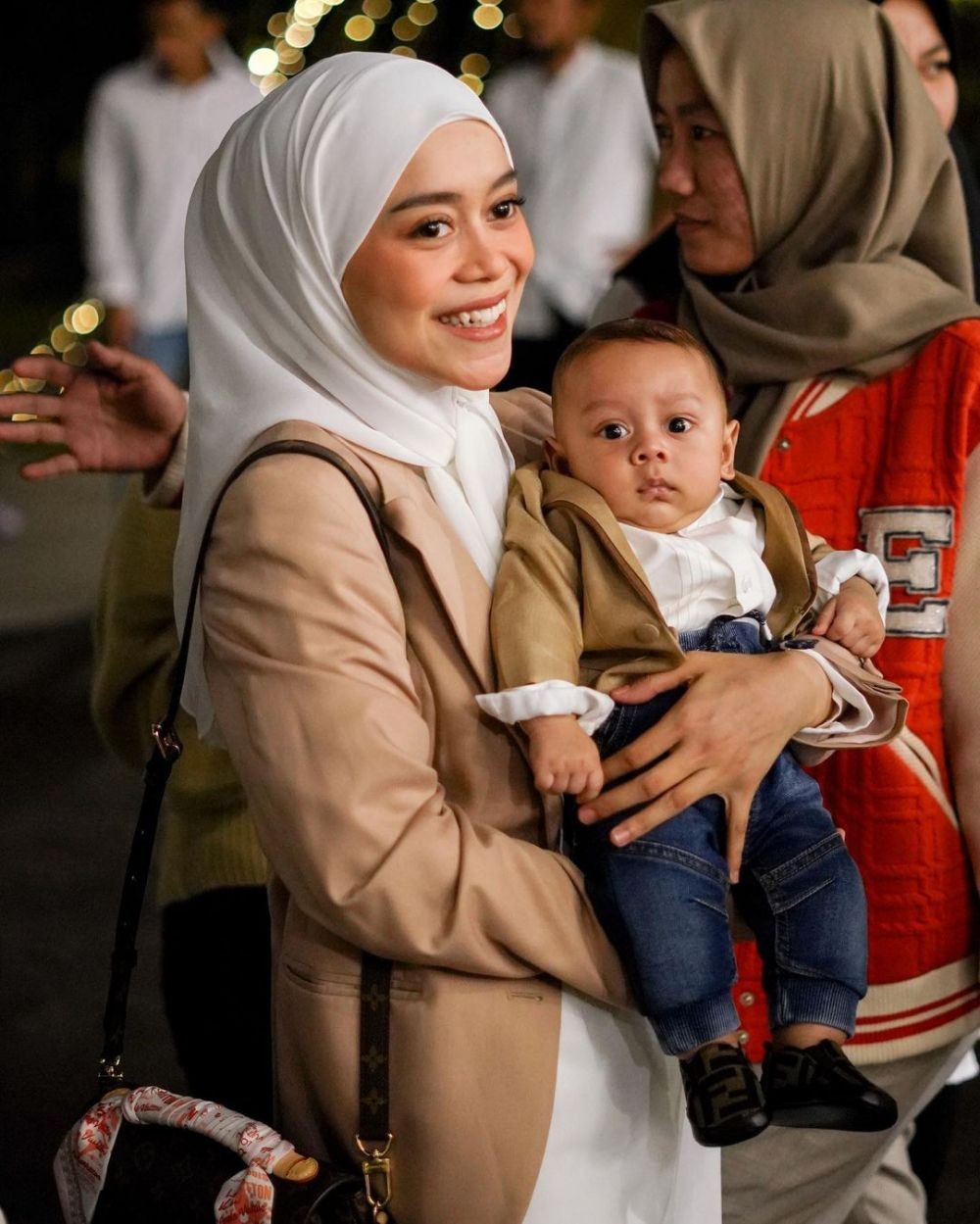 10 Potret Leslar dengan Ekspresi Super Cool