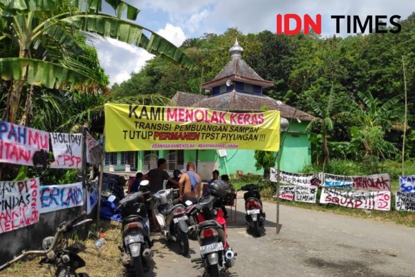 Warga Dirikan Posko Tpst Piyungan Dibuka Bagi Warga Sekitar