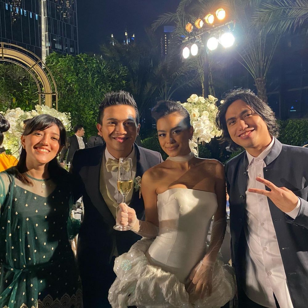 10 Potret Pesta Resepsi Pernikahan Eva Celia dan Demas, Seru