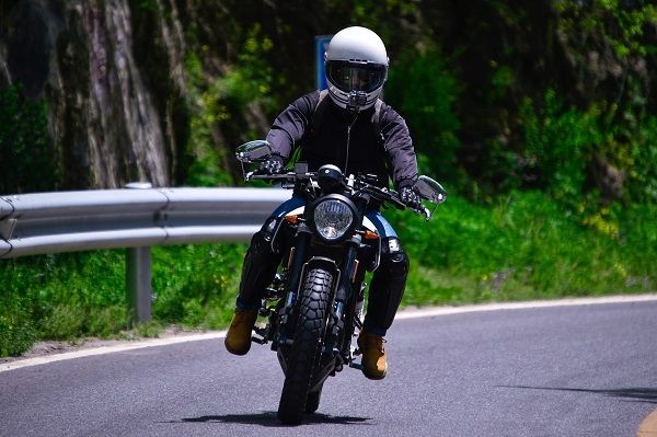 3 Tips Memilih Ukuran Helm yang Pas Agar Nyaman Dipakai