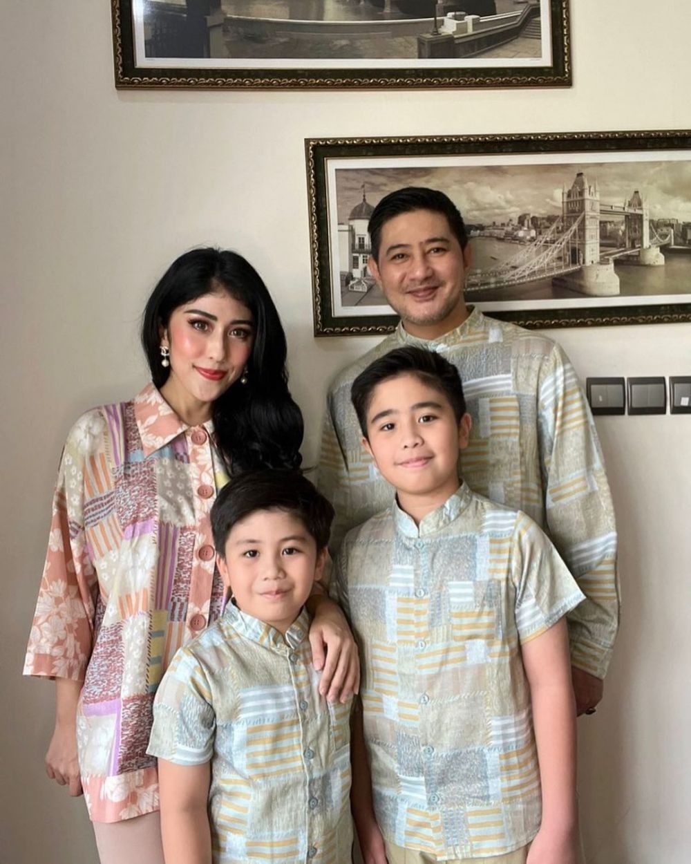 Potret Keluarga Kecil Citra Sadiqah Kakak Alshad Ahmad Potret Keluarga Kecil Citra Sadiqah Kakak Alshad Ahmad