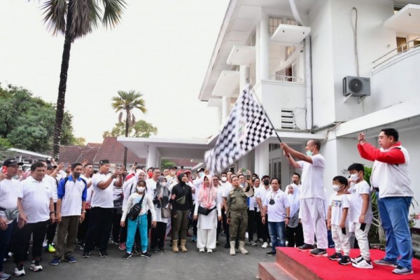 Pulang Berhaji , Gubernur Andi Sudirman Kembali Bertugas Pulang Berhaji , Gubernur Andi Sudirman Kembali Bertugas