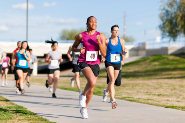 6 Perbedaan Jalan Cepat dan Lari, Bukan Cuma Teknik Dasar!