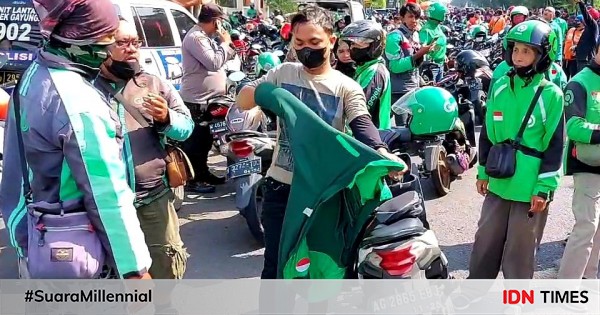 Aksi Demo Ojol di Surabaya Diwarnai Sweeping