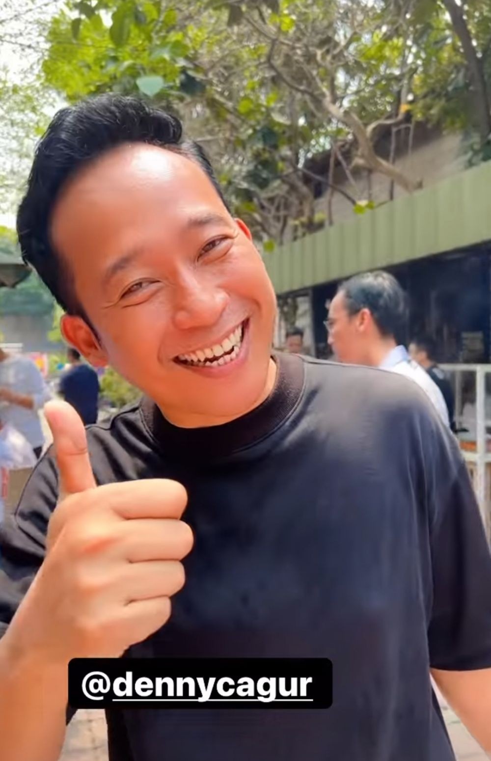 10 Potret Ulang Tahun ke-45 Denny Cagur, Dapat Kado Spesial!