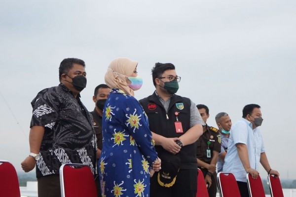 Bupati Kediri Sambut Kajati Jatim di Monumen Simpang Lima Bupati Kediri Sambut Kajati Jatim di Monumen Simpang Lima