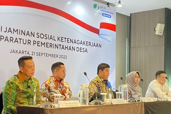 Kemendagri Canangkan Program Bpjamsostek 1 Desa 100 Pekerja