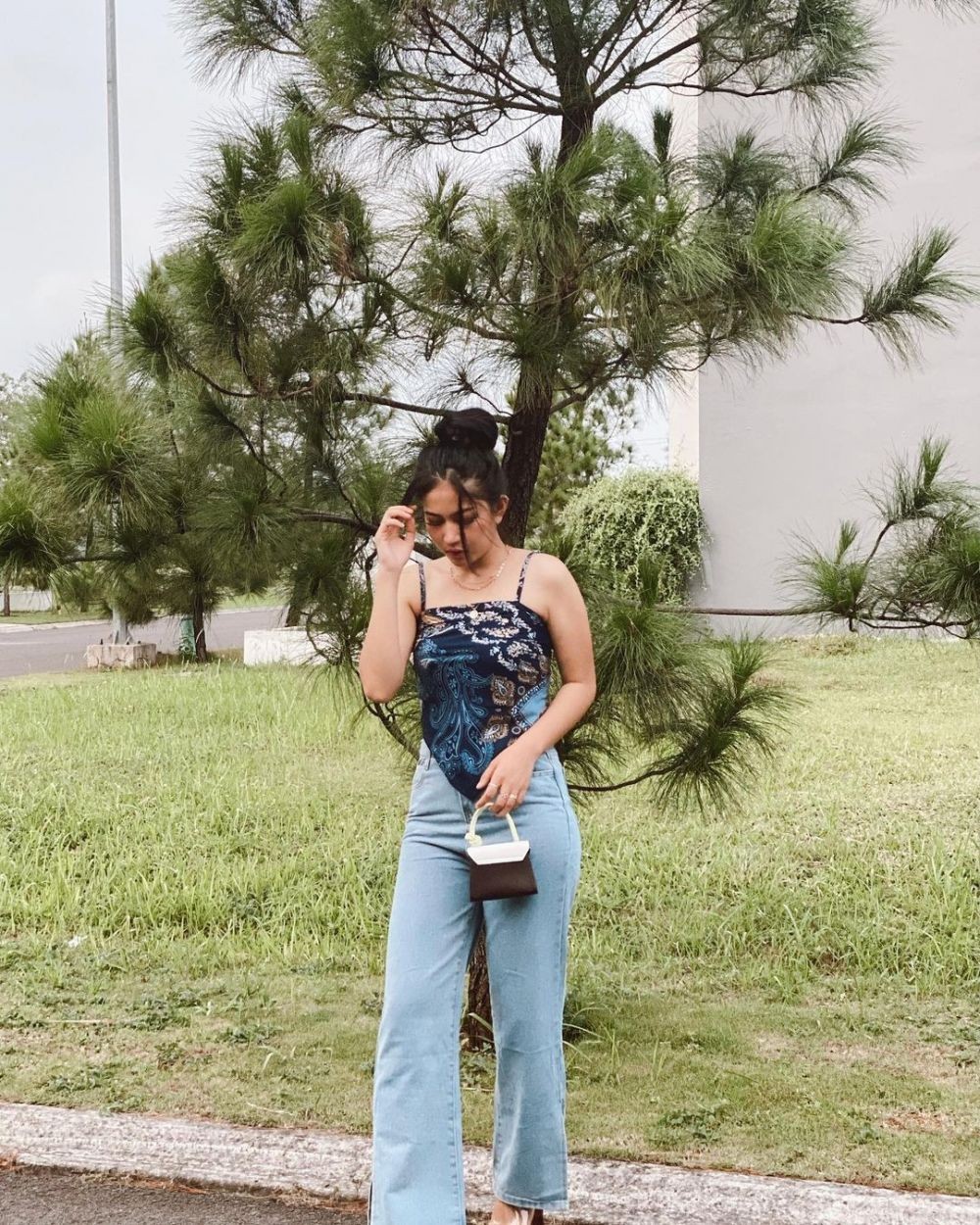 9 Ootd Ala Eriska Nakesya Stylish Buat Jalan Jalan