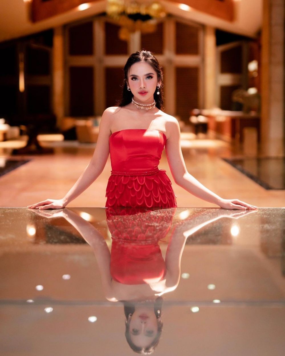 9 Inspirasi Dress Merah ala Lyodra, Tampilannya Berkelas!