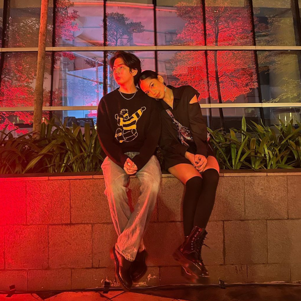 9 OOTD Couple Taskya Namya dan Ari Irham, Pasangan Muda Kece