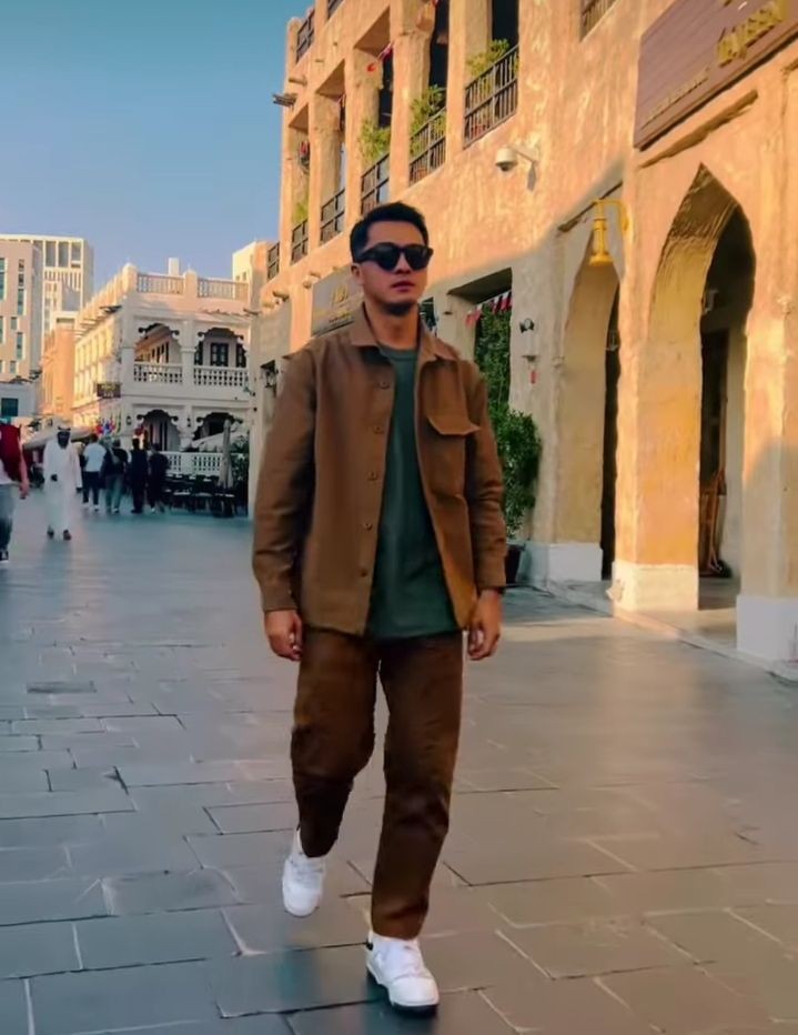 10 Potret Ricky Harun di Qatar, Nonton Piala Dunia 2022