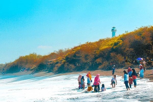 Pantai Pandansari: Lokasi, Harga Tiket, dan Aktivitas Seru