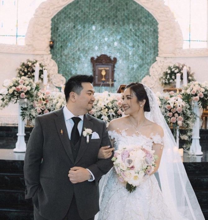 Potret Pernikahan YouTuber Nex Carlos dan Vienesca di Bali