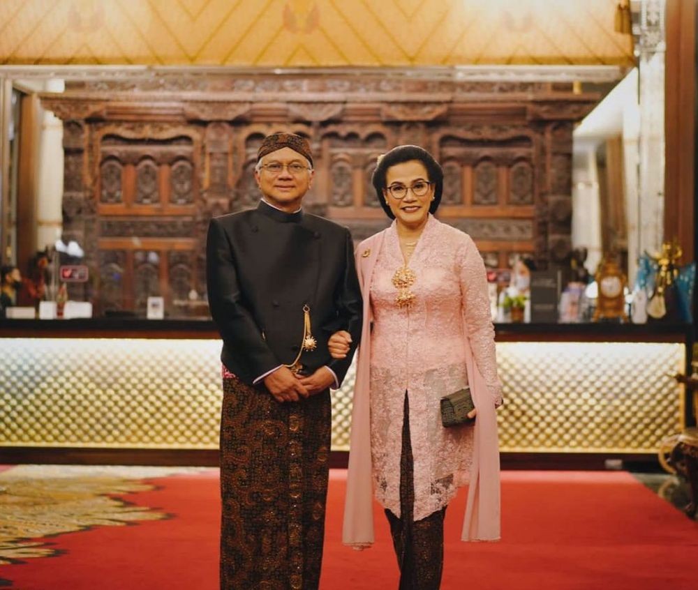 9 Inspirasi Kebaya untuk Dress Code Busana Formal, Memikat