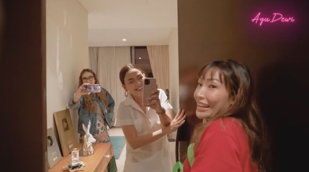 10 Potret Geng Mentri Main ke Rumah Baru Melaney Ricardo 10 Potret Geng Mentri Main ke Rumah Baru Melaney Ricardo