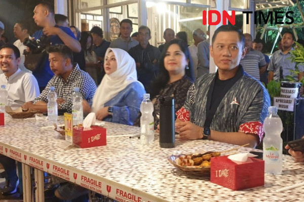 Safari Ramadan di Solo AHY Salam ke Gibran: Belum Komunikasi Safari Ramadan di Solo AHY Salam ke Gibran: Belum Komunikasi