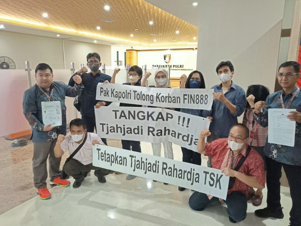 Bareskrim Polri Tahan 2 Tersangka Kasus Robot Trading Fin888