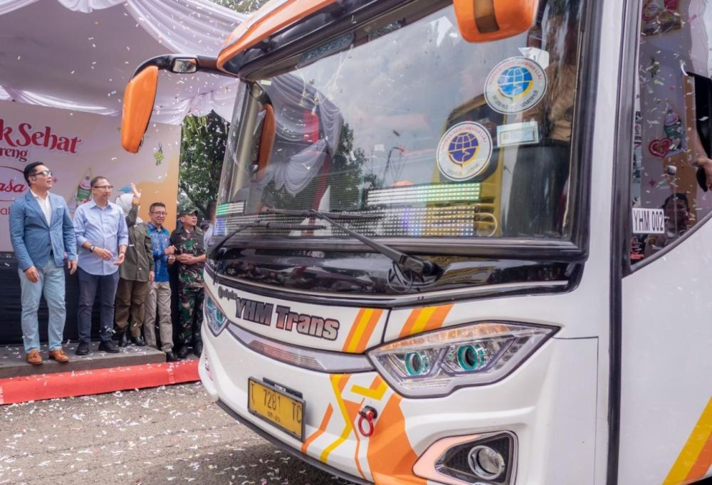 Ridwan Kamil Melepas Ribuan Pemudik Lebaran 2023 Ridwan Kamil Melepas Ribuan Pemudik Lebaran 2023