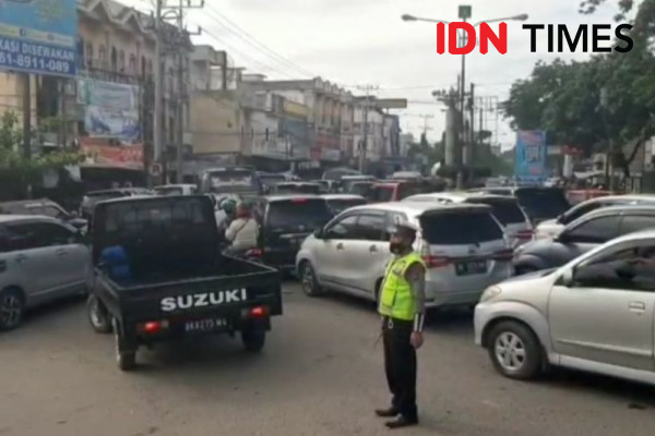 Macet Panjang dStabat 9 Km, Pengendara Terjebak 3 Jam
