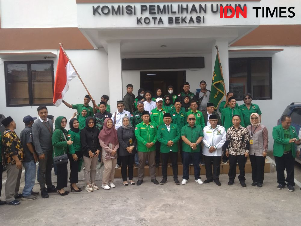 PPP Bekasi Daftarkan Bacaleg Bawa Mobil Seharga Rp11 M PPP Bekasi Daftarkan Bacaleg Bawa Mobil Seharga Rp11 M