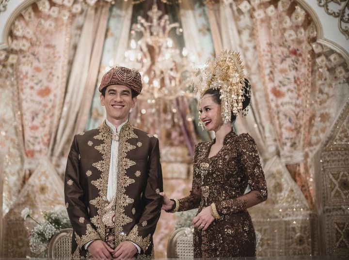 7 Makeup dan Kebaya Akad Nikah Enzy Storia, Adat Minang