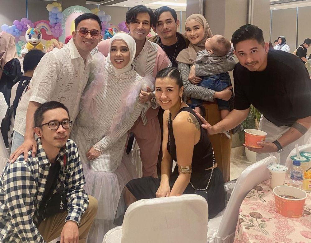 9 Potret Tamu Artis di Ulang Tahun Eijaz Anak Fariuz A Rafiq