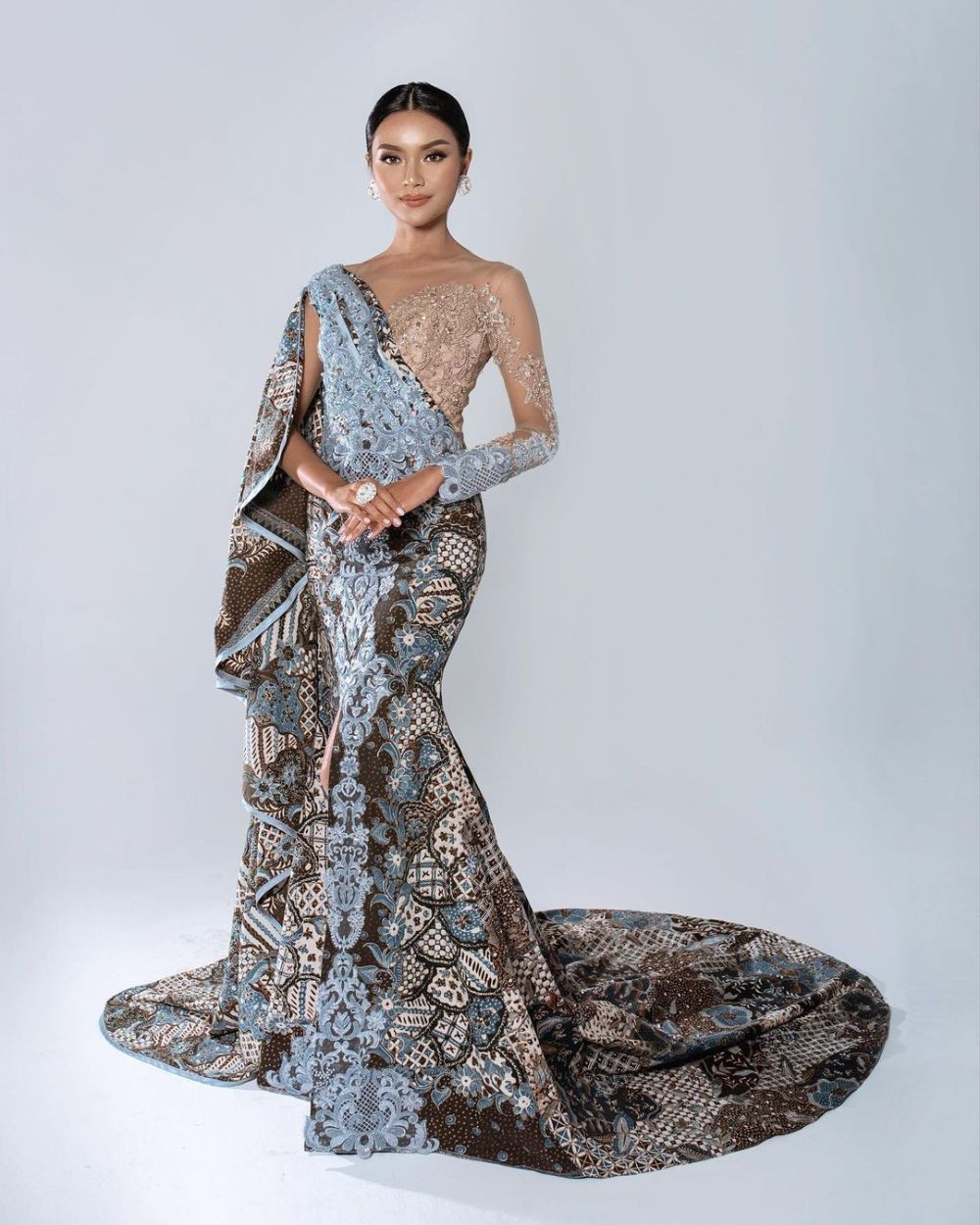 9 OOTD Etnik - Glam Farhana Nariswari, Puteri Indonesia 2023
