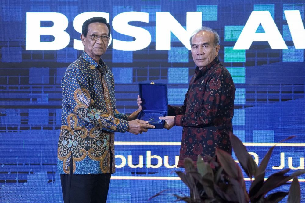 Sri Sultan HB X dan HB IX Terima Anugerah Adhibakti Sanapati