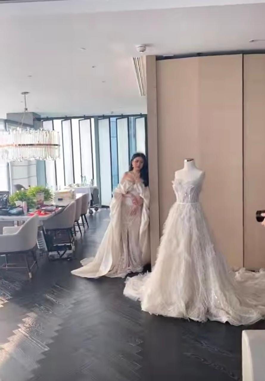 7 Makeup dan Dress Resepsi Valencia Tanoesoedibjo