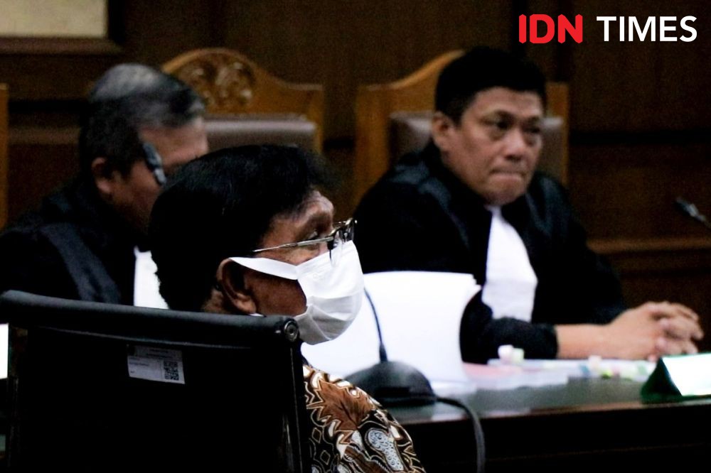 Johnny G Plate Disentil Hakim: Tolong Tidak Emosi! Johnny G Plate Disentil Hakim: Tolong Tidak Emosi!