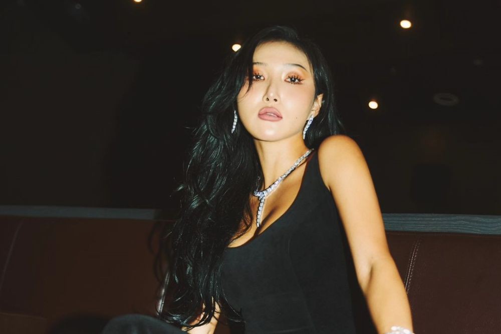 Hwasa MAMAMOO Dikabarkan Pacari Pria Lebih Tua 12 Tahun Hwasa MAMAMOO Dikabarkan Pacari Pria Lebih Tua 12 Tahun