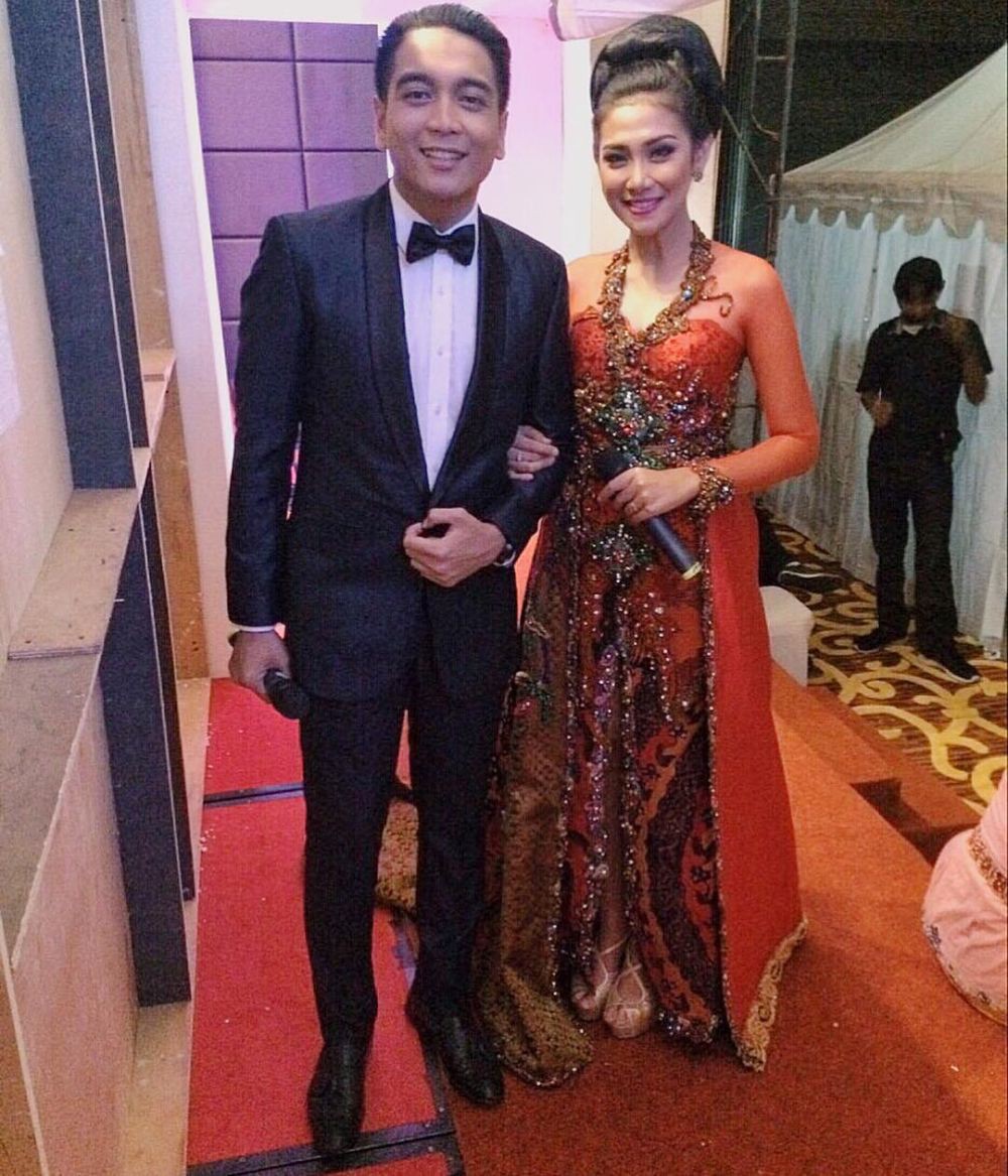 14 Inspirasi Kebaya ala Wandha Dwiutari, Ayu nan Anggun!