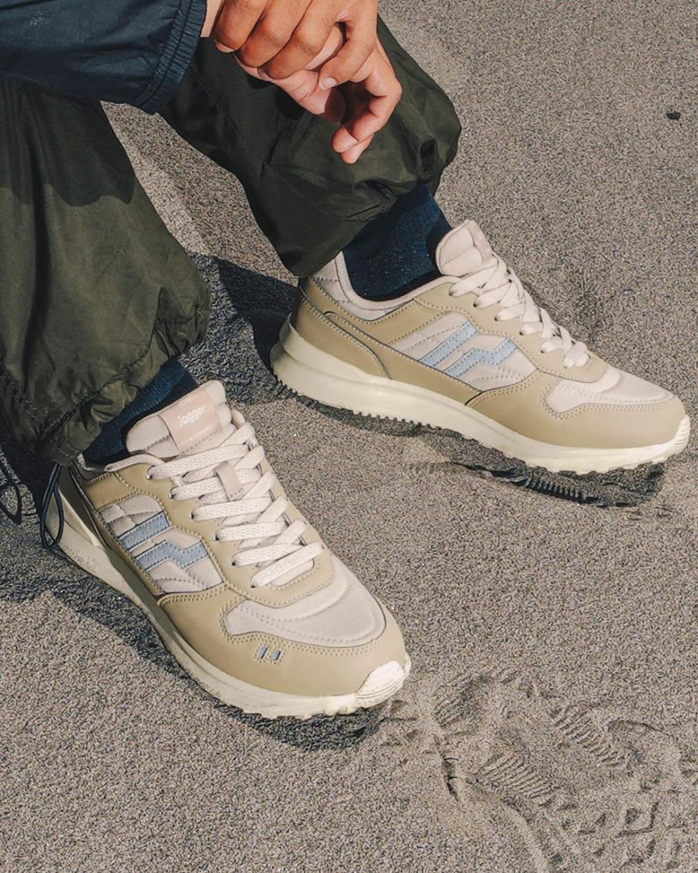 15 Rekomendasi Merk Sepatu Branded Terbaik, Lokal dan Luar