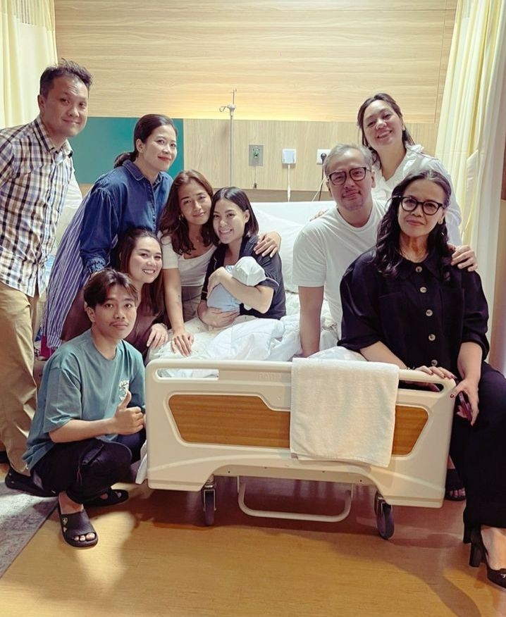 Viviane, Istri Sammy Simorangkir Melahirkan Anak Ketiga Viviane, Istri Sammy Simorangkir Melahirkan Anak Ketiga