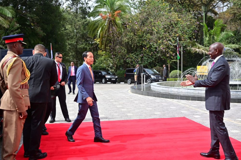 Ternyata Ini Candaan Jokowi yang Buat Presiden Kenya Tertawa Ternyata Ini Candaan Jokowi yang Buat Presiden Kenya Tertawa