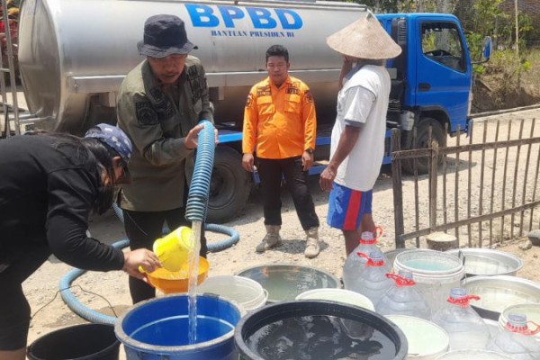 Krisis Air Bersih Meluas Ke 11 Desa Di Trenggalek