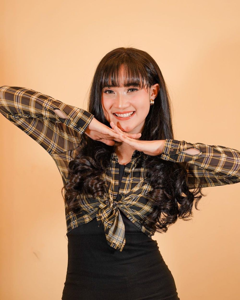 9 Inspirasi Hair Do ala Yeni Inka, Penyanyi Dangdut Koplo