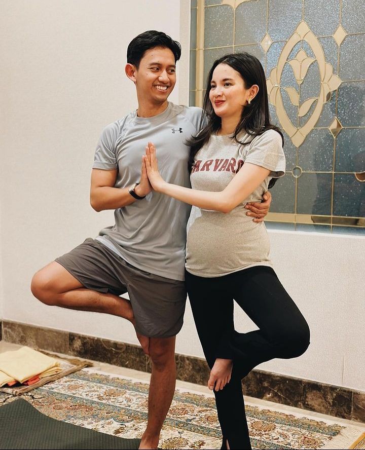 Potret 8 Artis Ikut Kelas Prenatal Yoga Jamilatus Sa'diyah