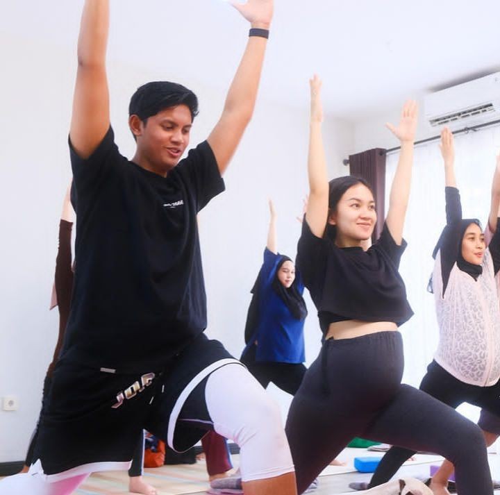 Potret 8 Artis Ikut Kelas Prenatal Yoga Jamilatus Sa'diyah