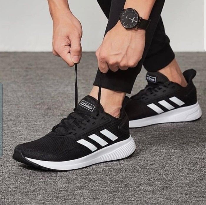 9 Rekomendasi Sepatu Running Terbaik untuk Pria: Simak yuk! - Lampung Time