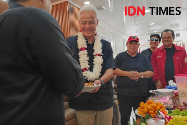 Ganjar Pranowo Resmikan Kantor Relawan DPP LGP di Bekasi Ganjar Pranowo Resmikan Kantor Relawan DPP LGP di Bekasi