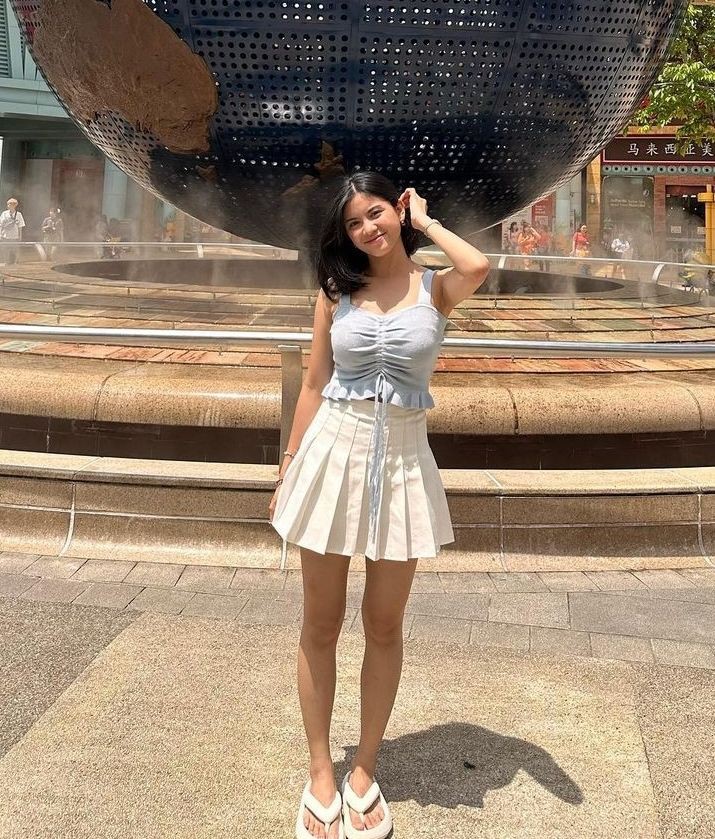 10 OOTD Hits ala Melati Sesilia Eks JKT48, Ada yang Boyish!