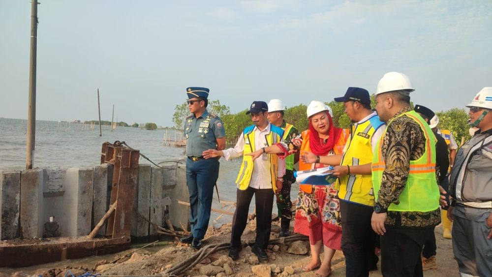 Pembangunan Tanggul Laut di Pesisir Utara Semarang Capai 62 Pembangunan Tanggul Laut di Pesisir Utara Semarang Capai 62