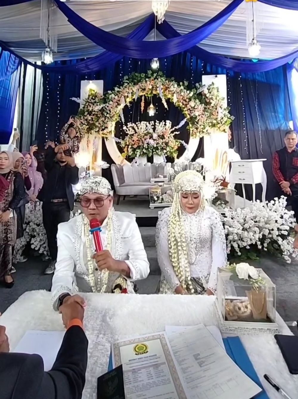 Lepast Status Duda, 7 Potret Akad Nikah Andika Kangen Band Lepast Status Duda, 7 Potret Akad Nikah Andika Kangen Band