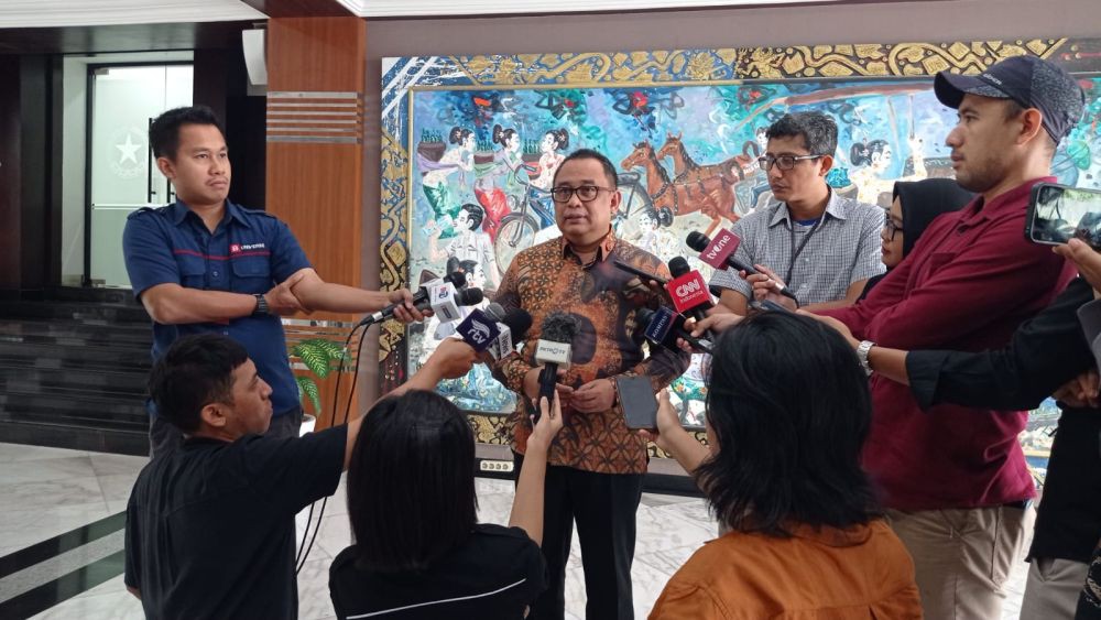 Isu Jokowi Jadi Ketum Golkar Airlangga Kata Siapa