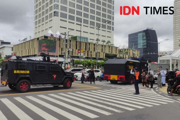 Ratusan Orang Demo, Aparat Kepolisian Jaga Ketat Bawaslu Ratusan Orang Demo, Aparat Kepolisian Jaga Ketat Bawaslu