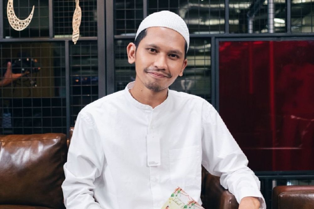 Biodata dan Profil Sadana Agung, Pemeran Obet di Agak Laen